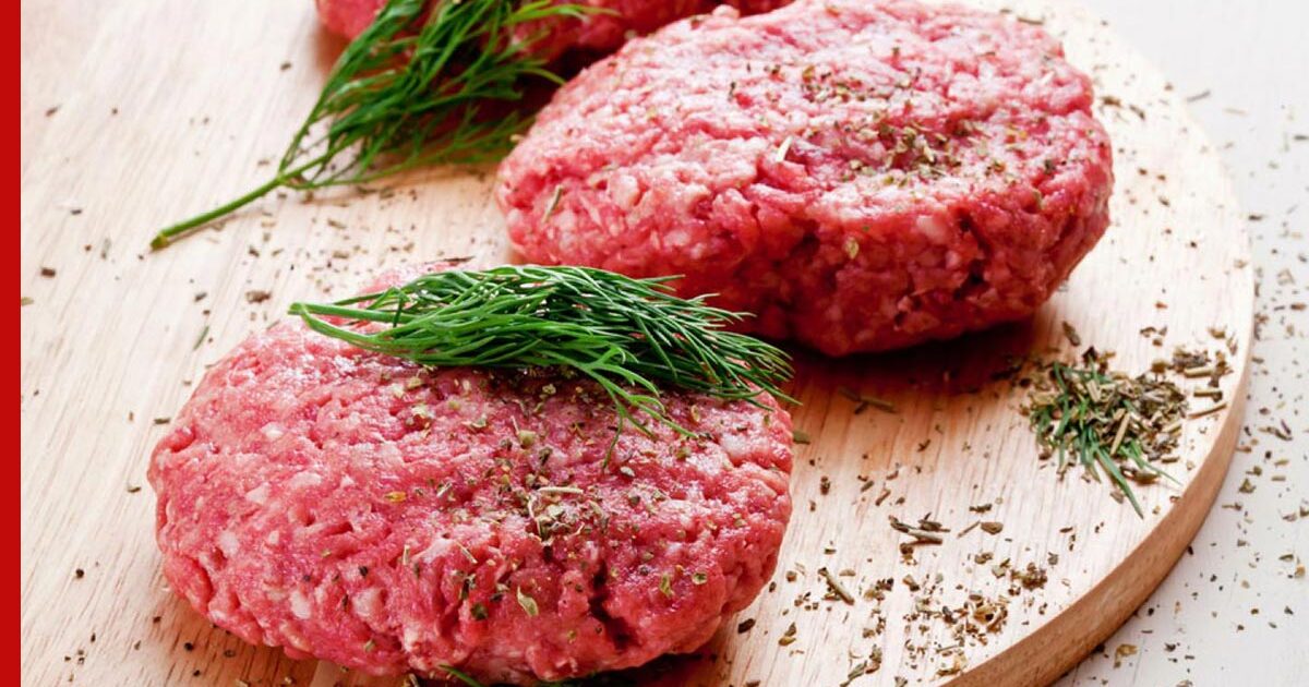 Как сделать мясной фарш нежнее: кулинарная хитрость, о которой мало кто ...