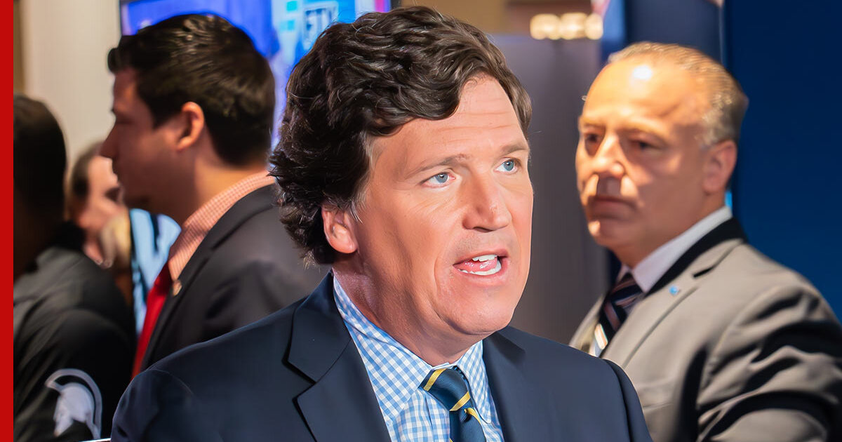 Кремль подтвердил, что журналист из США Карлсон взял интервью у Путина ...